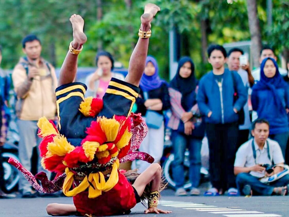 Jogja International Street Performance Event - IdeTrips